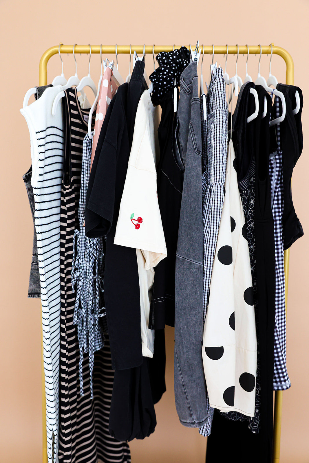 Monochrome Muse Edit 🖤 – Shop Confetti Closet